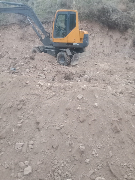 Ekskavator sotiladi