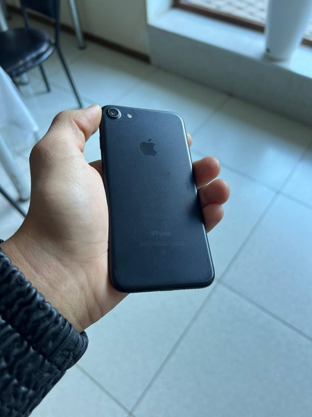 Iphone 7 matt black 256 tali sotiladi
