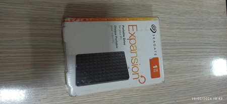 Tashqi HDD Seagate Expansion xotira 1TB