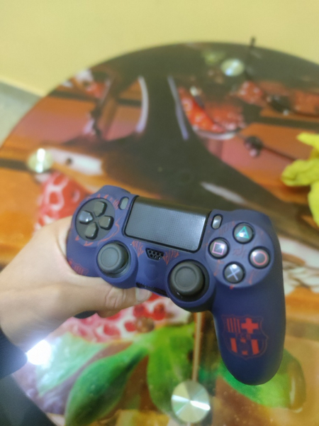 Playstation 4 Pro lar 2ta sotiladi !