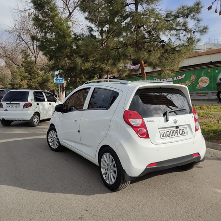 Автомобиль Спарк