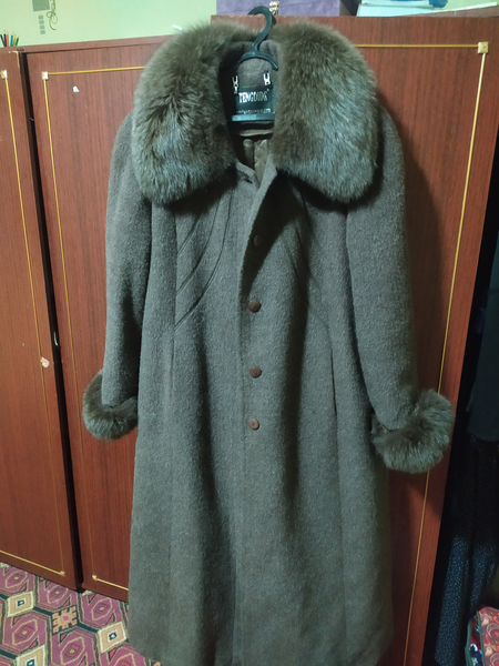 Ayollar lama paltosi