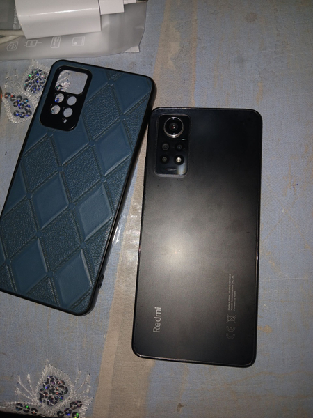 Redmi Note 12 pro 8+8/256

8+8/256 xotiraga ega

Qirilgan, chizilgan j