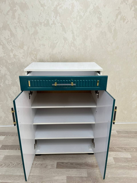 Oyoq kiyim polka shkaf
