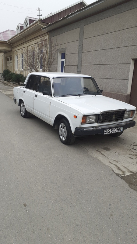 Ваз 2107       .