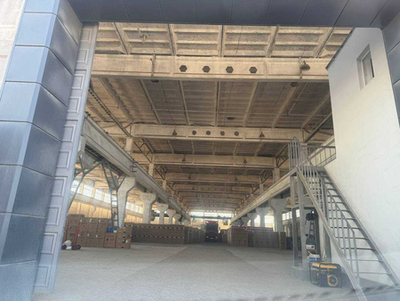 Продаётся частный 2,7 га. производственный склад.