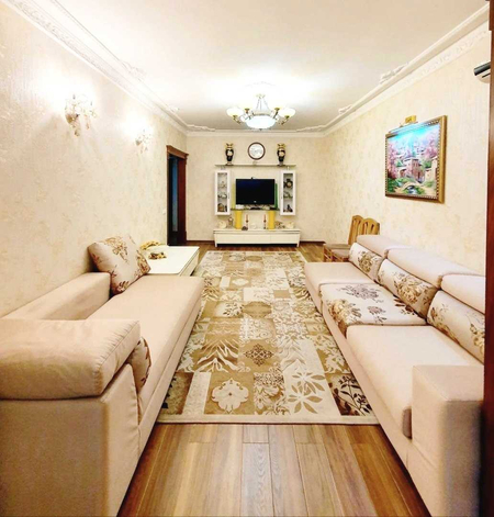 Мирзоулугбекский район Максим Горький продаётся 2(3)комнатная квартира