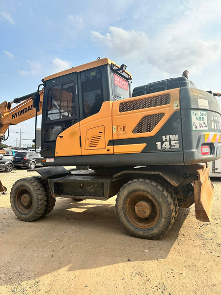 Ekskavator xizmati Hyundai 145w