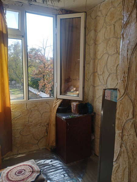 Срочно продается 2комн.кв,2 этаж,в 3 районе,торцевая утеплёная.