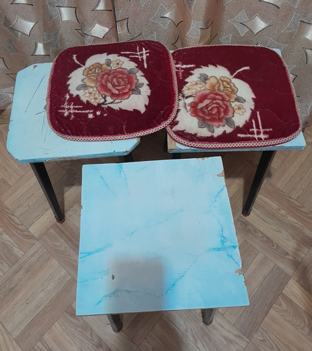 Табуретки с сидушками, 3шт.