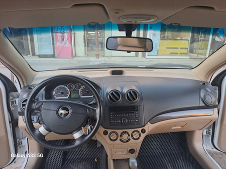 Продаётса авто нексия3 автомат беживый салон 2017 год пробег 157.000км