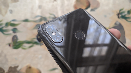Xiaomi Mi 8 6/128 gb lik flagmani sotiladi