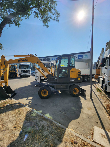 SDLG Колесный экскаватор SDLG E765F