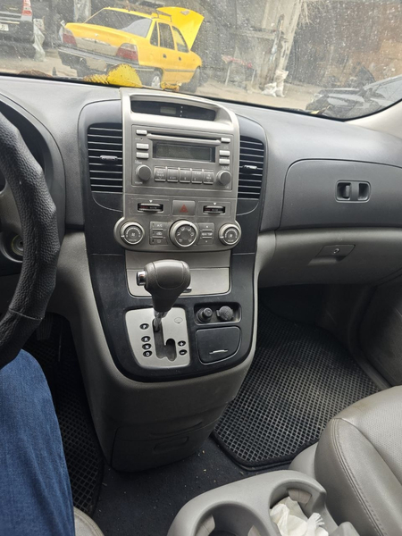 KIA CARNIVAL sotiladi.