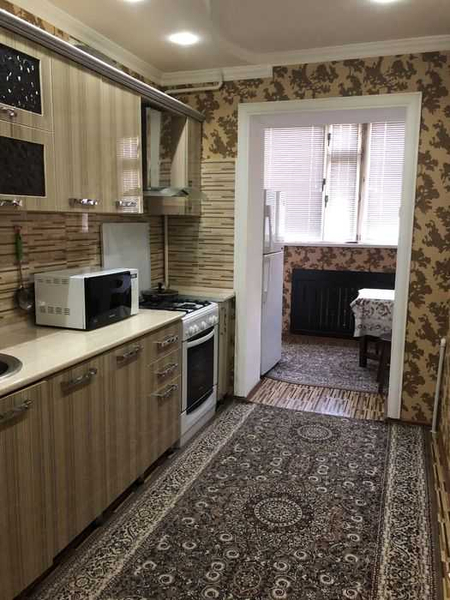 Айбек • Метро • 3-комн • 70 м² • этаж 3/4 • [СУ:]