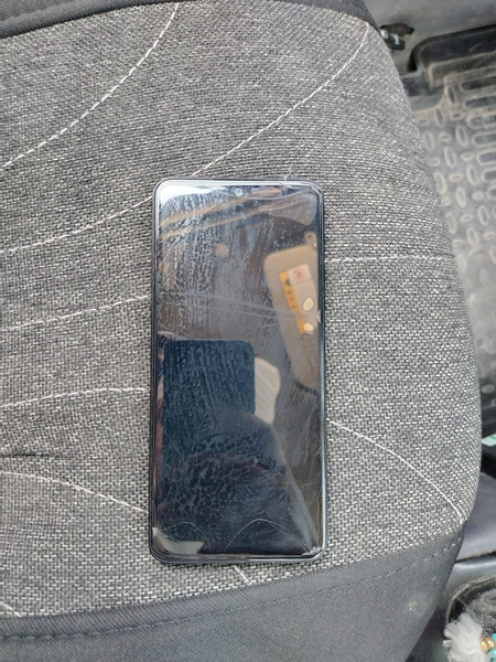 RADMI note 12 sotiladi 8 ga 128 sost yaxshi