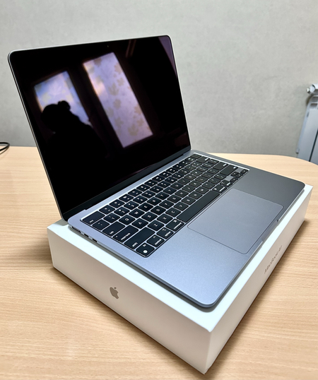 Yangi MacBook Air M2-8GB/256GB (Space gray) noutbuk