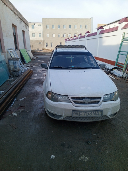 Nexia 2 satiladi 2009 jil mina nomerge xabarlasin