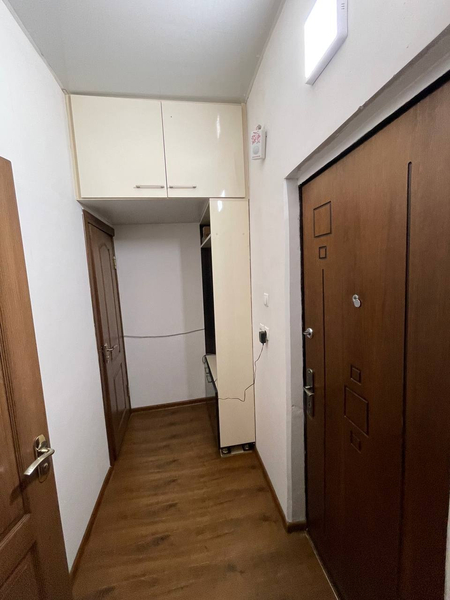 Продаю 1комнатную квартиру переделанную в две, с ремонтом,с обстановко