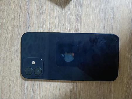 iPhone 12 сотилади