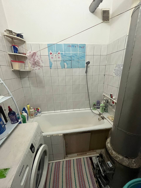 Bekobod uy sotiladi 2 xonali 3-etaj