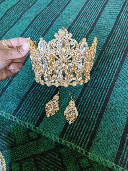 Kelinlar uchun taqinchoqlar.