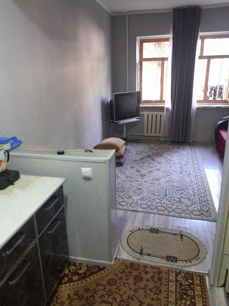 1 xonali 18 kv uy sotiladi mirzo uluĝbek ttz.da