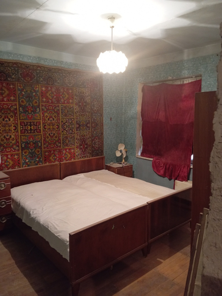 Срочно Продаётся квартира на 1 этаже 3-х комнатная в кирпичном доме.