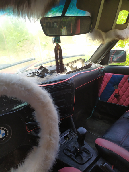 Sotiladi bmw e30
