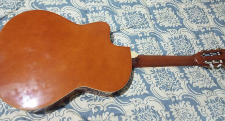 Guitar sotiladi ideal holatda