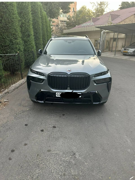 Продам BMW X7 2023/24