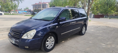 Kia Grand Carnival at
