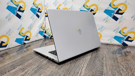 Скидка нарх арзонлади Macbook ищқибозларига  Macbookдан тикка чопилган