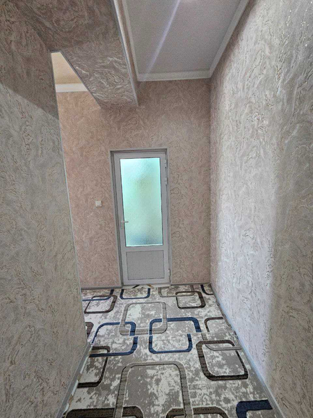 1 xonali 46m² 3-qavat uy sotiladi