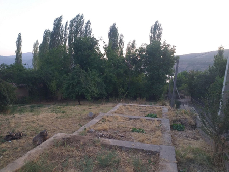 Дала ховли учун ер сотилади. Хужжати бор.