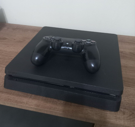 PlayStation 4 slim