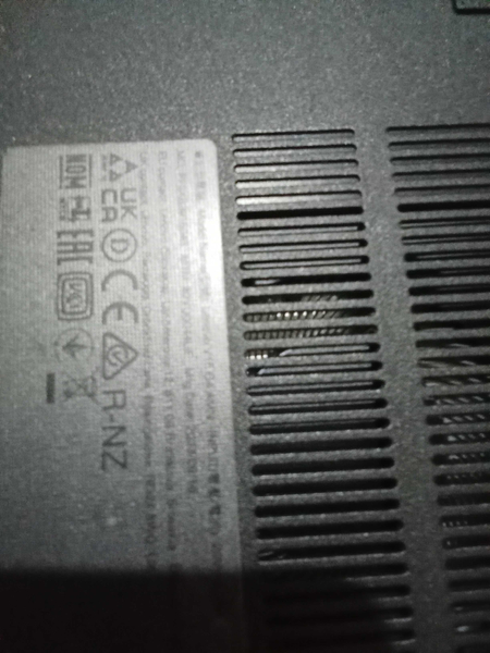 Nautbuk  Lenovo.  V15. Sroshni sotiladi