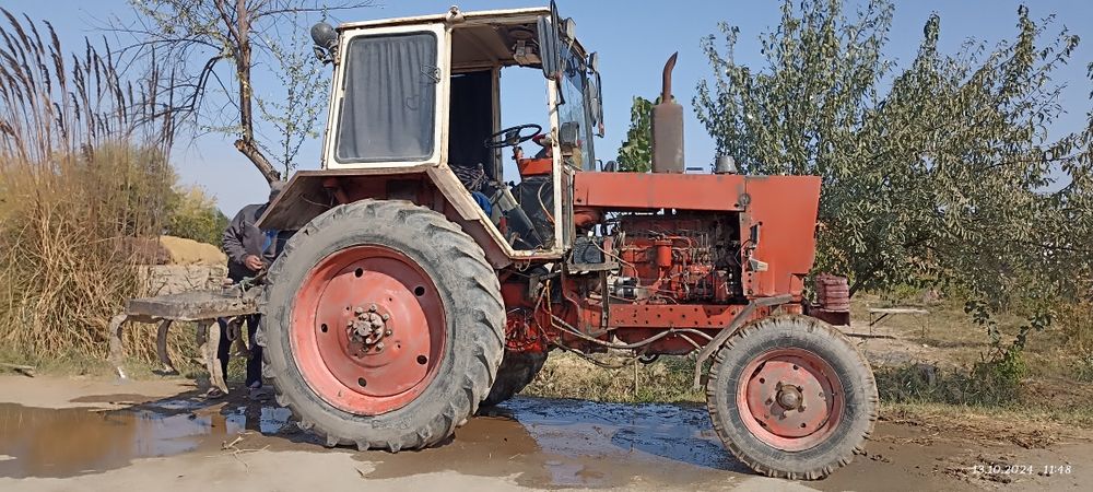 Юмз трактор сотилади