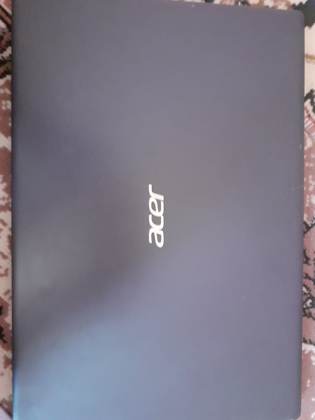 Notebook sotiladi Acer Aspire 3