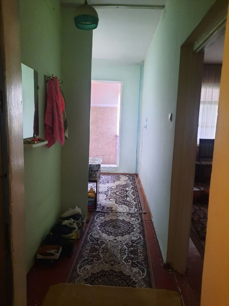 Kadeshva bozor yonidan kvartira sotiladi