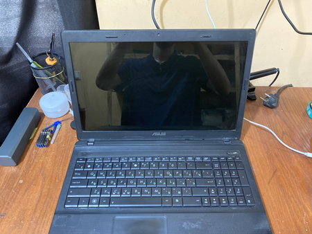 Asus notebook sotiladi