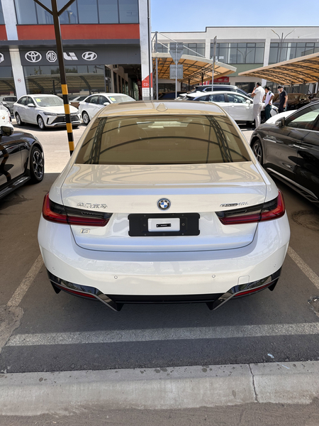 Bmw i3 40L night 2024