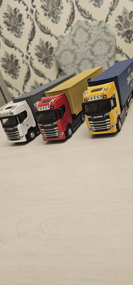 Scania моделька новый есть 3 выда