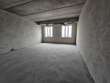 2 xonali 80m² 5-qavat uy sotiladi.