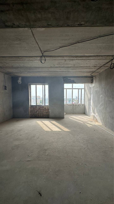 Продается 3 ком. Квартира коробка площадью 124 кв.м. В Вокзале