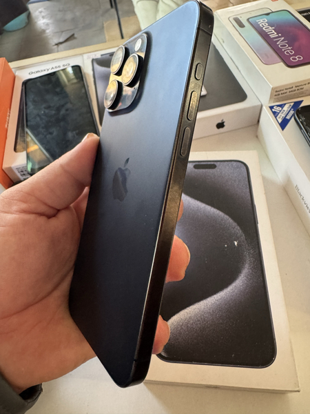 Phone 15 pro max sotiladi 256gb emkost 98 sikl 231