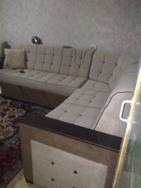 Продам угловой двухспальный диван+кресло