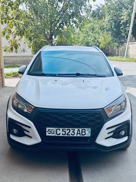Lada vesta cross Bo\\\'lib to\\\'lashga sotiladi