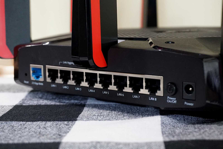Трёхдиапазонный игровой Wi‑Fi роутер AX11000 с поддержкой Mesh