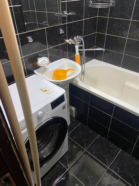 Chilonzor 2 zona 1- etajda uy sotiladi 60.000 dollor